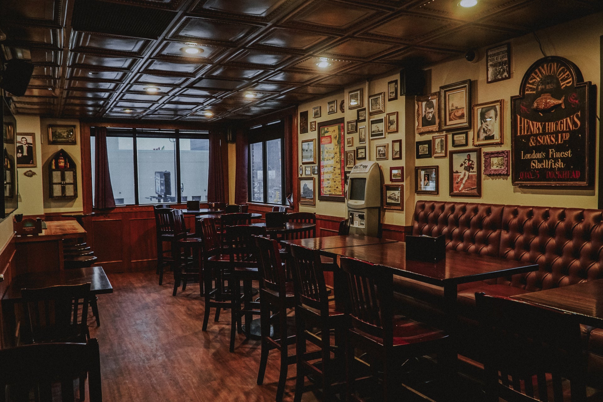Downtown – Victoria's Tavern