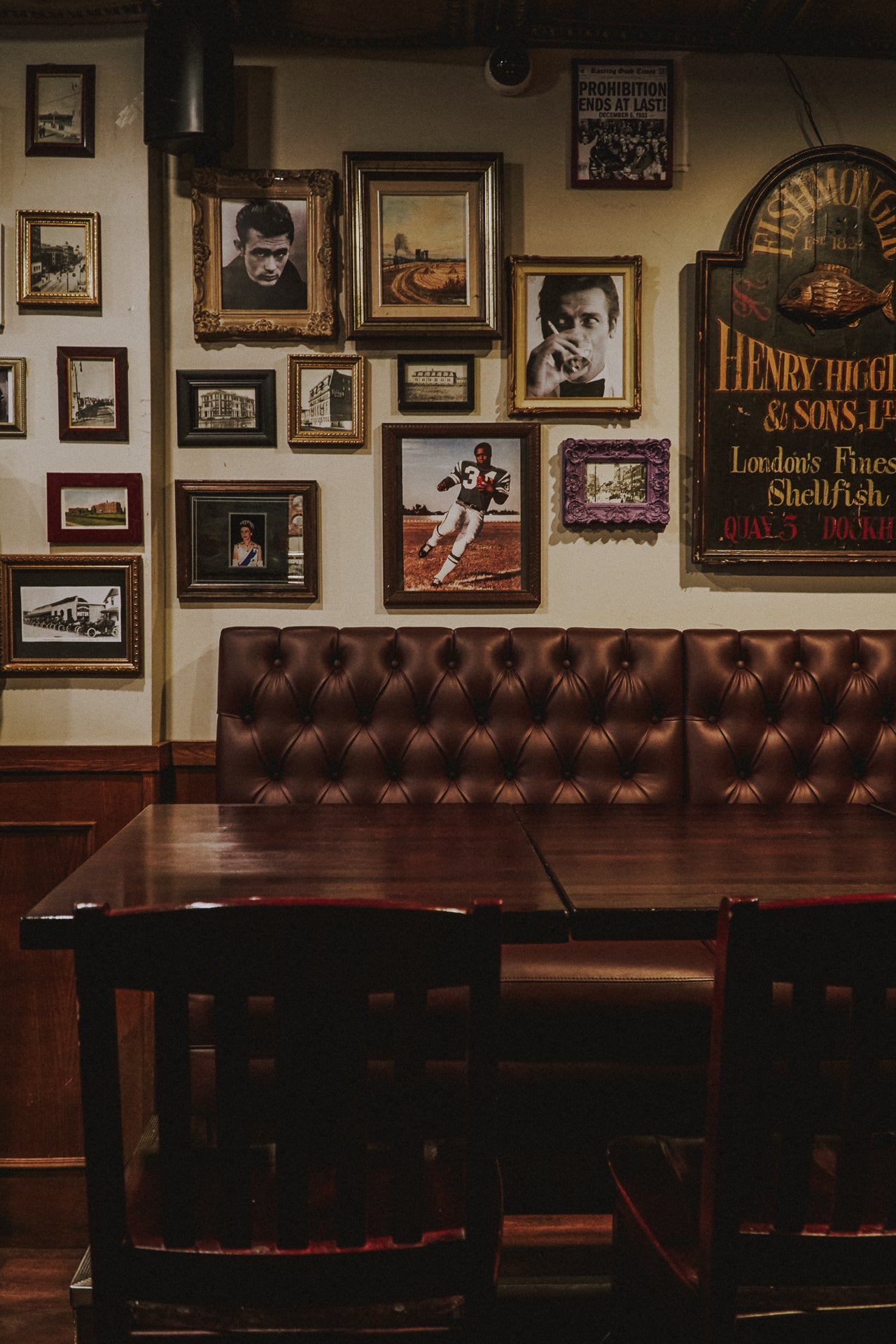 Downtown – Victoria's Tavern
